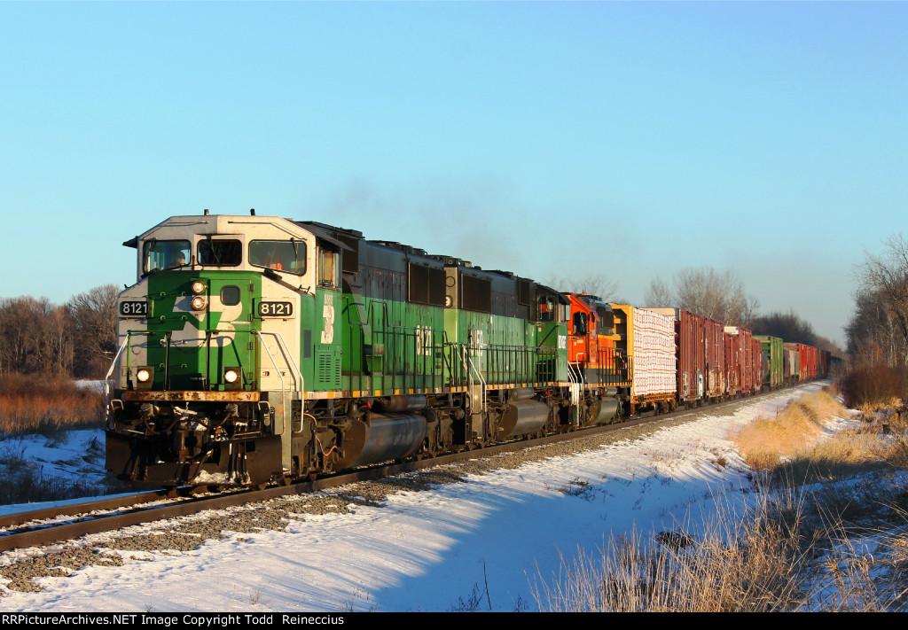 BNSF 8121